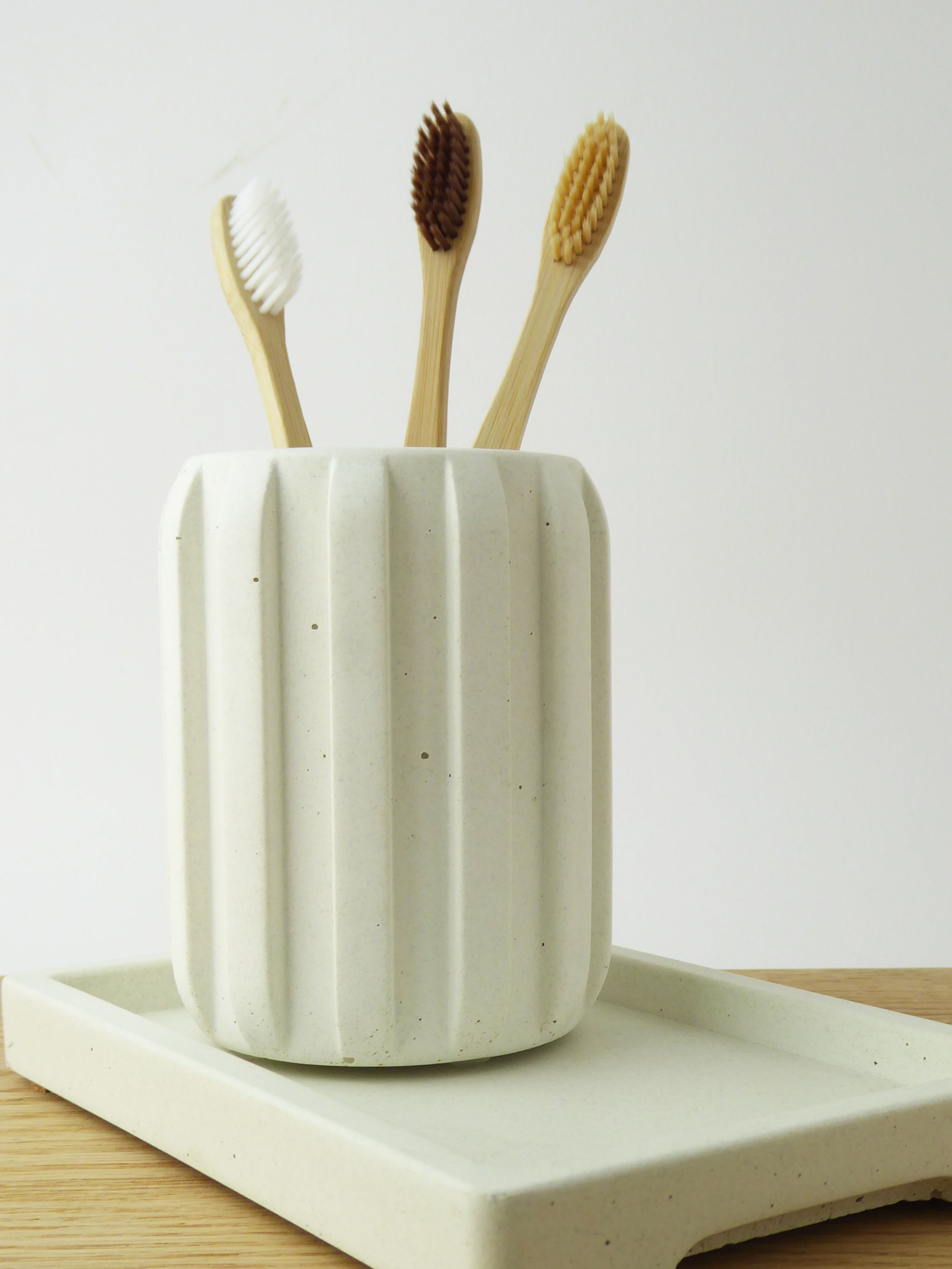Concrete toothbrush holder - natural grey or white – Sarus Originals